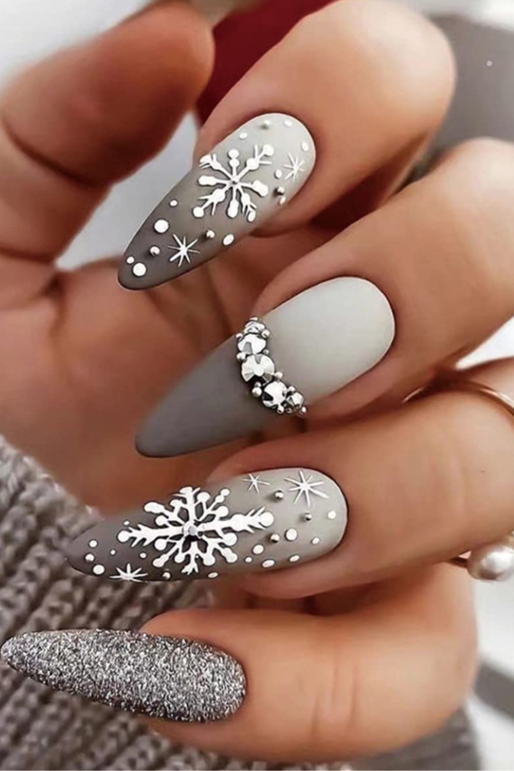 23 Snowflake Nails That Are Mesmerizing