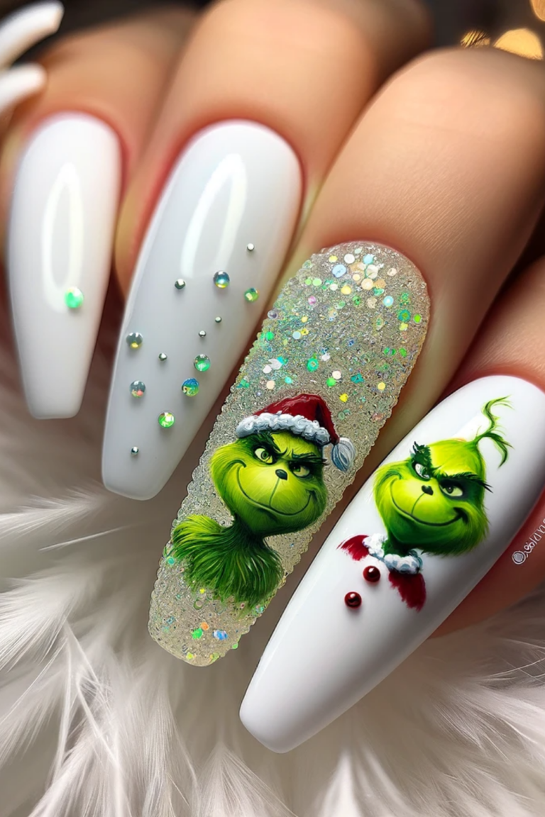 33 Grinch Nails-Steal the Festive Spirit