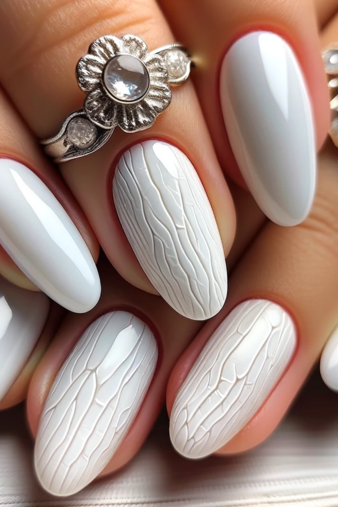 33 Minimalist Nails That Are Simple And Pretty