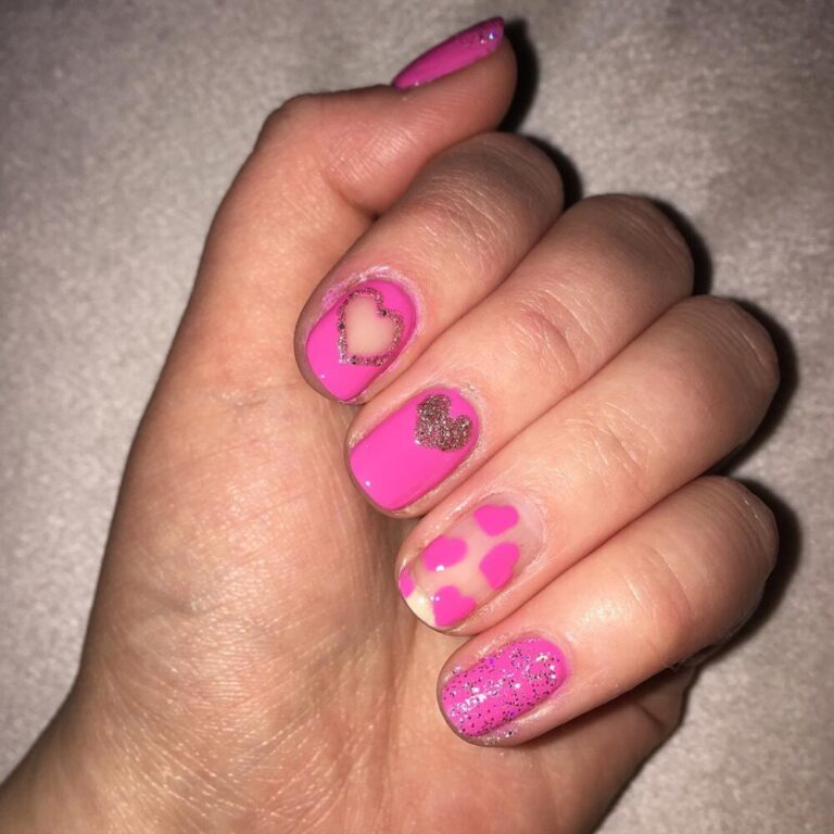 39 Heart Nails That Will Make Your Heart Throb