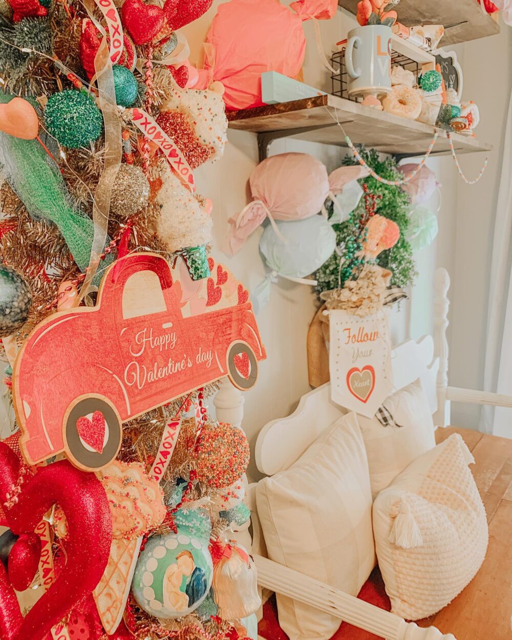 Valentines Day Home Decor: Decorations That'll Make You Fall Head Over ...