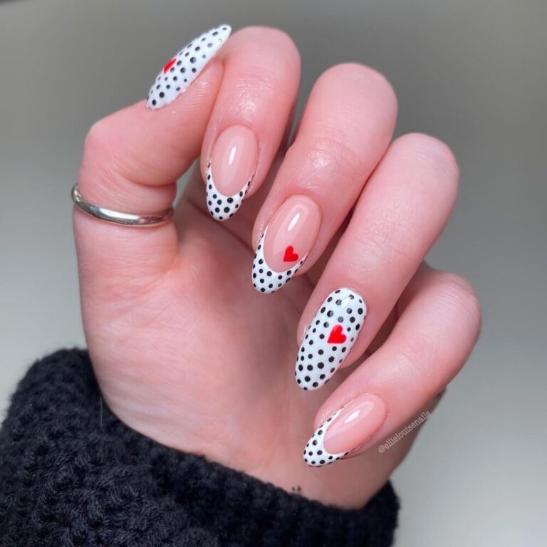 39 Heart Nails That Will Make Your Heart Throb