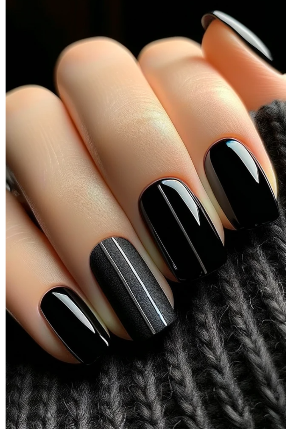 33 Minimalist Nails That Are Simple And Pretty