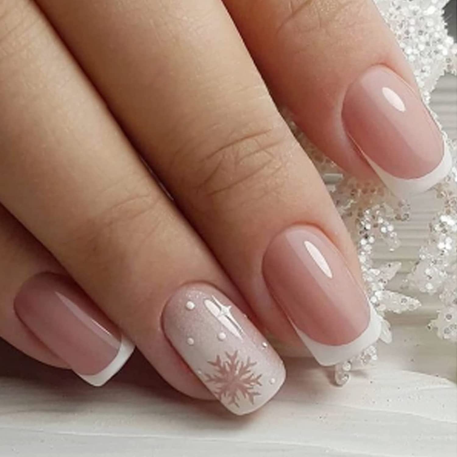 37 Stunning White Christmas Nails Perfect For Winter