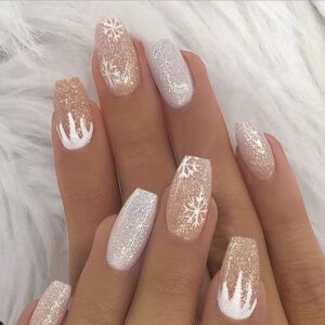 37 Winter Wonderland Nails That'll Make You Feel Frosty