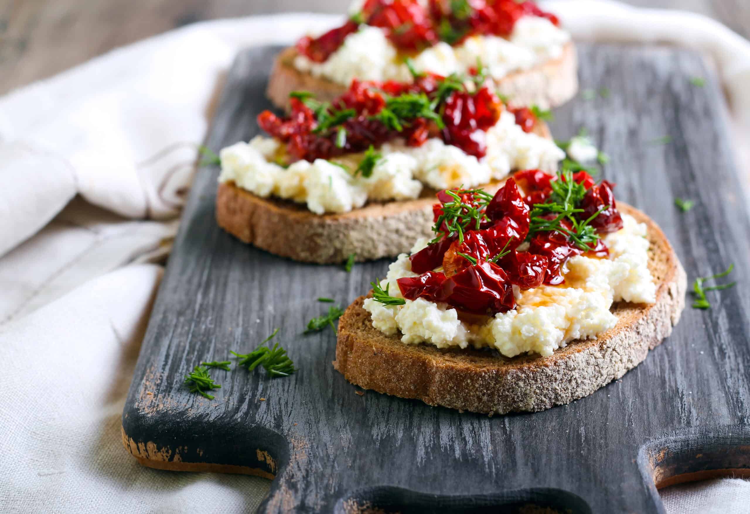 Rustic Baguette and Sun-Dried Tomatoes: A Simple yet Elegant Holiday ...