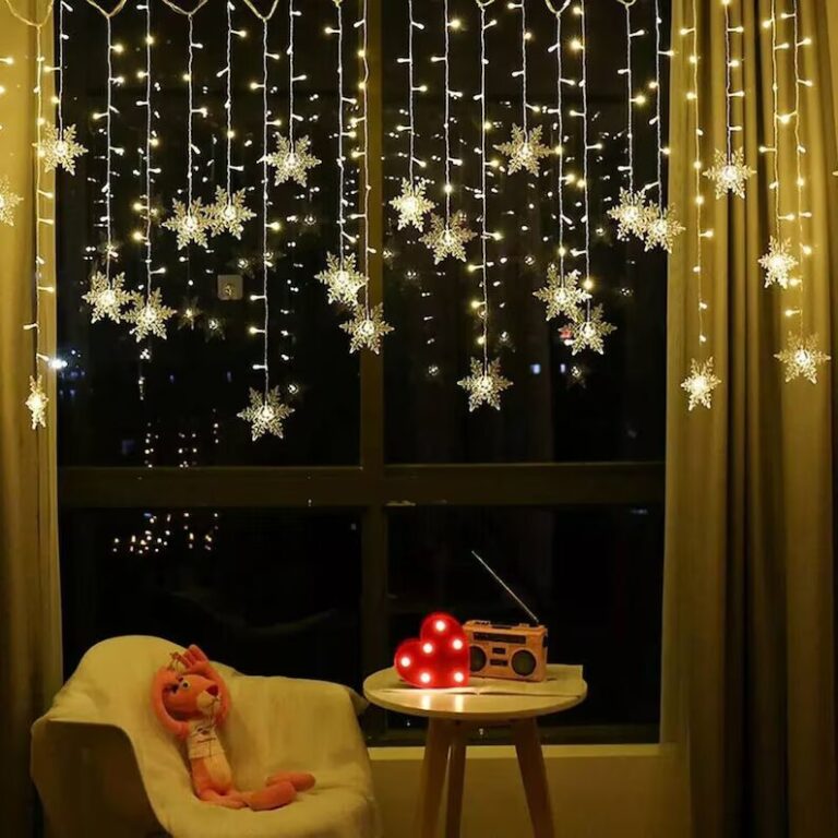33 Christmas Window Decor Ideas To Bring The Jolly