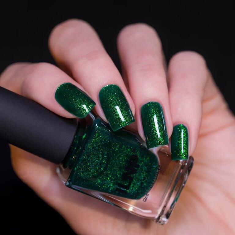 53 Stunning Emerald Green Nails