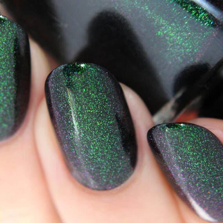 53 Stunning Emerald Green Nails