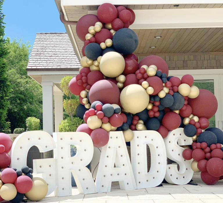 37 Creative Graduation Party Decoration Ideas to Celebrate Your ...
