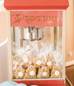 37 Creative Graduation Party Decoration Ideas to Celebrate Your ...