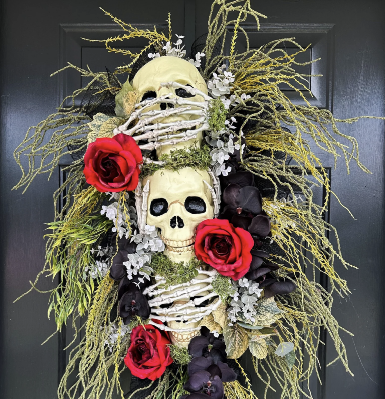 35 Spooktakular Halloween Wreaths: Adding Haunting Charm to Your Doorstep