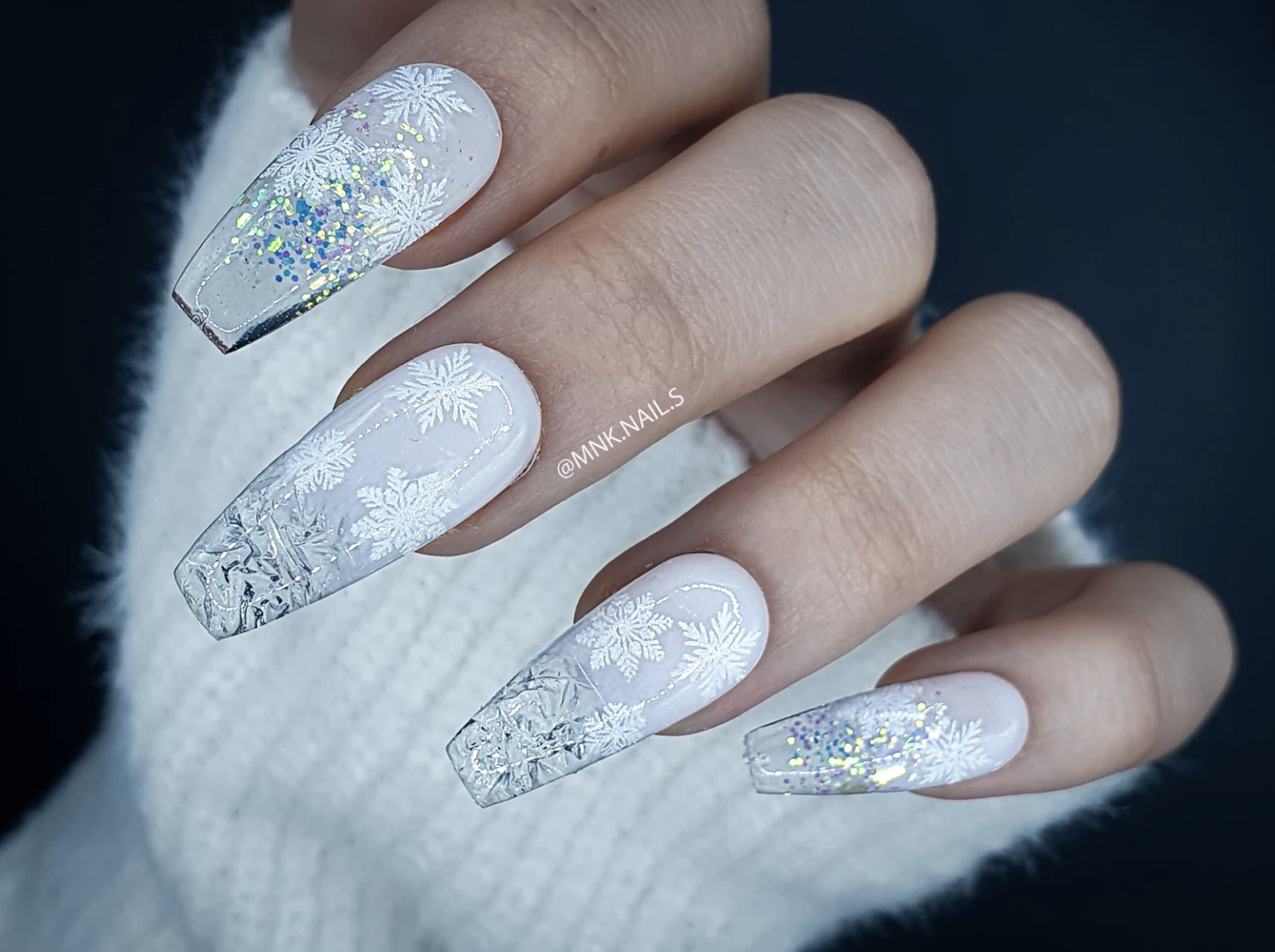 37 Stunning White Christmas Nails Perfect For Winter