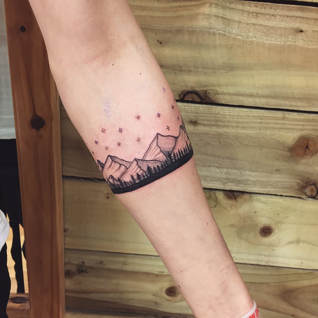 39 Forearm Tattoos: The Hottest Trends of the Year!