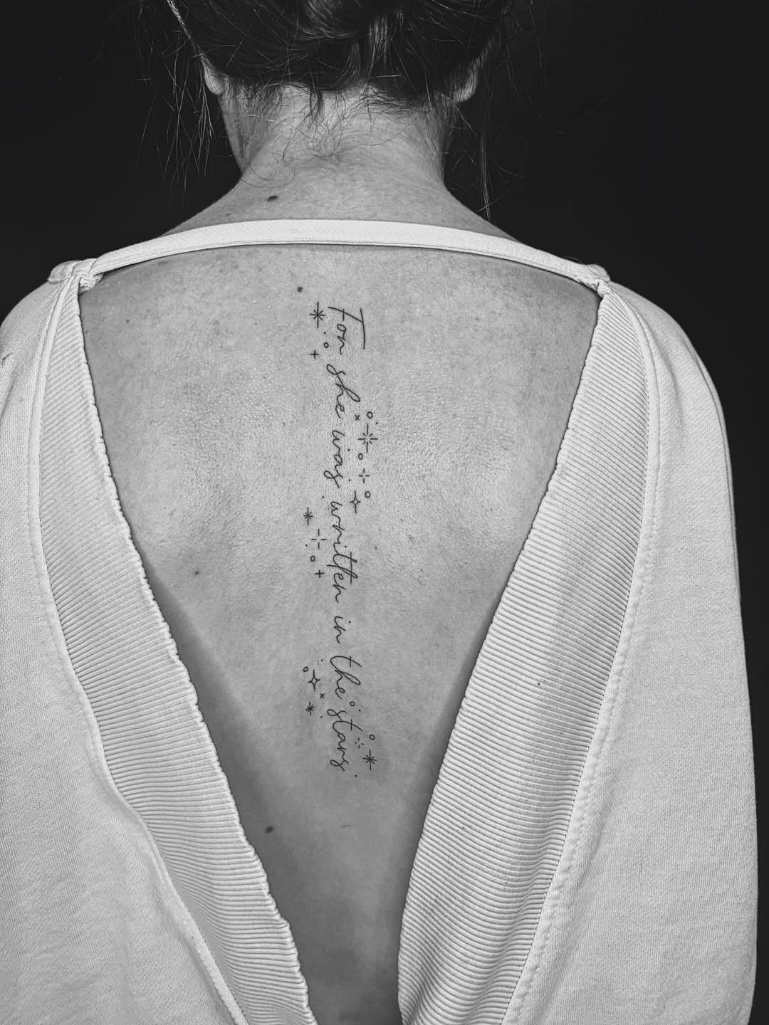 29 Stunning Spine Tattoo Ideas That Are Bold, Beautiful, and Meaningful ...