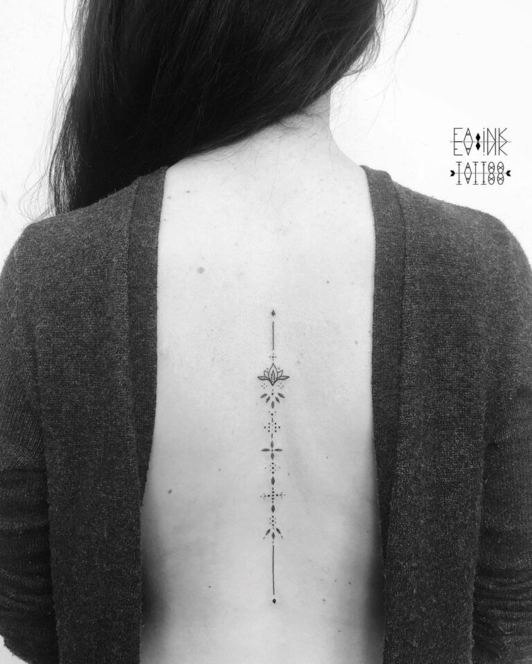 29 Stunning Spine Tattoo Ideas That Are Bold, Beautiful, and Meaningful ...