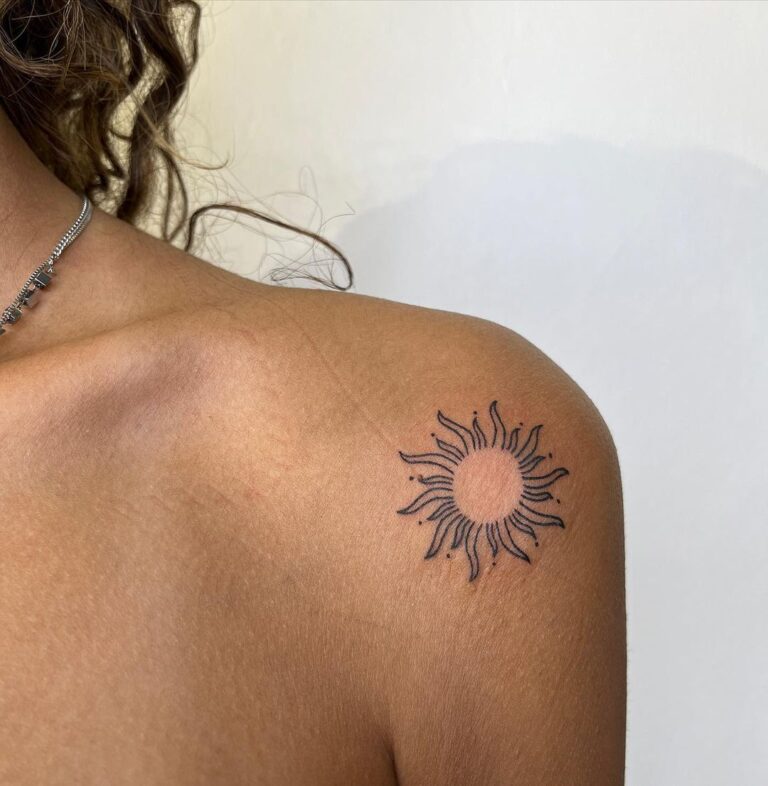 33 Small Tattoos That Are Trendy And Hot