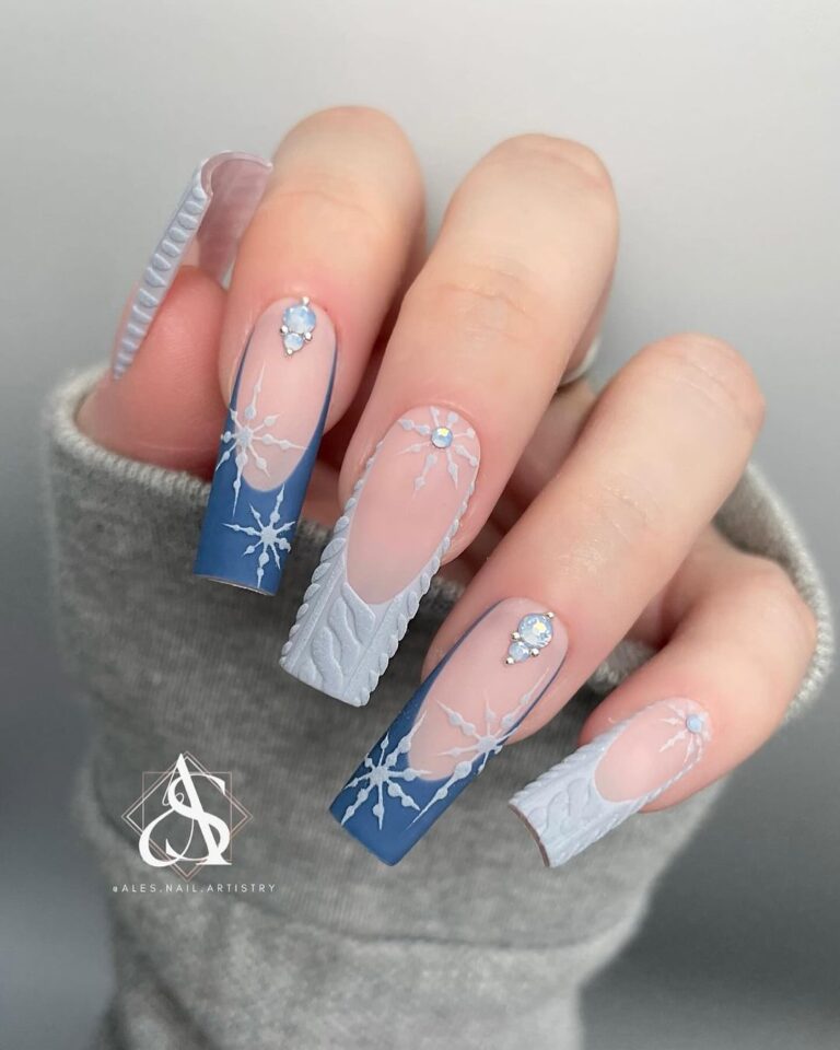 23 Cool, Classy & Bold: Blue Nail Ideas for Every Season