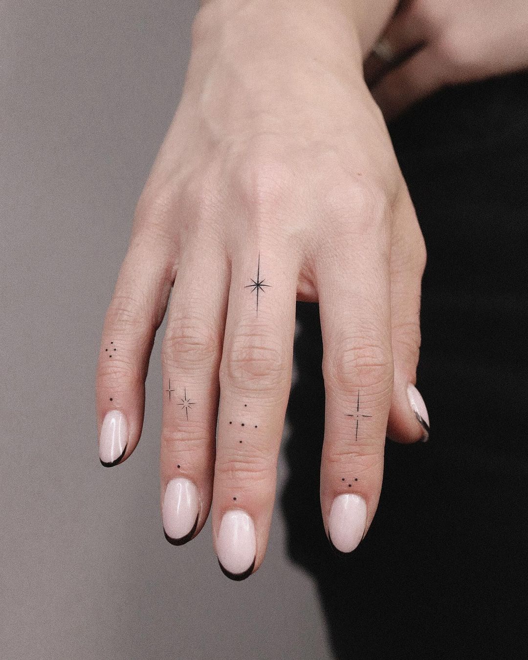 33 Small Tattoos That Are Trendy And Hot