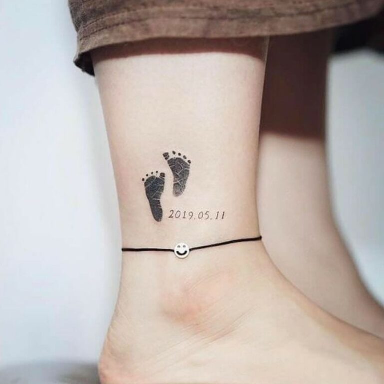 33 Small Tattoos That Are Trendy And Hot