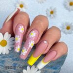 33 Daisy Nails That Are Cute And Inspiring