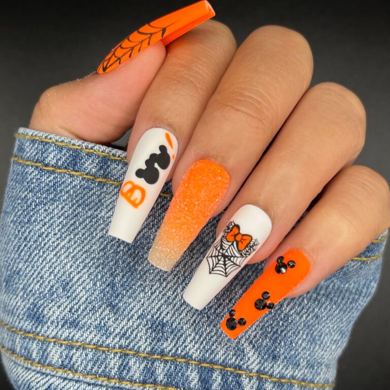 32 Spooktacular Halloween Nails: Creative Halloween Nail Designs